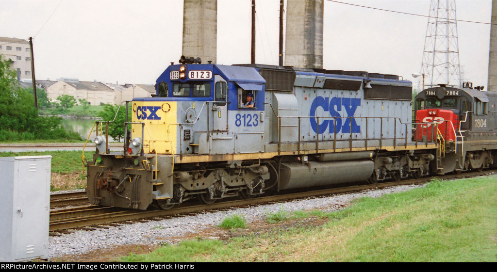 CSX 8123 SD40-2 and SP 7804 B30-7 westbound on CSX out of CSX Gentilly Yard in New Orleans 03-1995